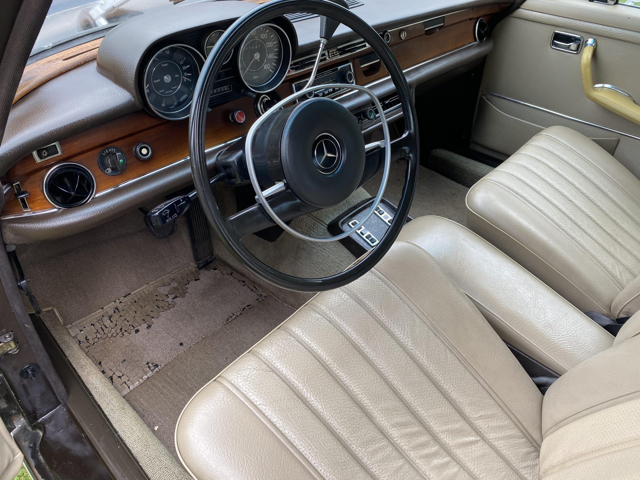 1972 Mercedes-Benz 280SE – Sesame Cars