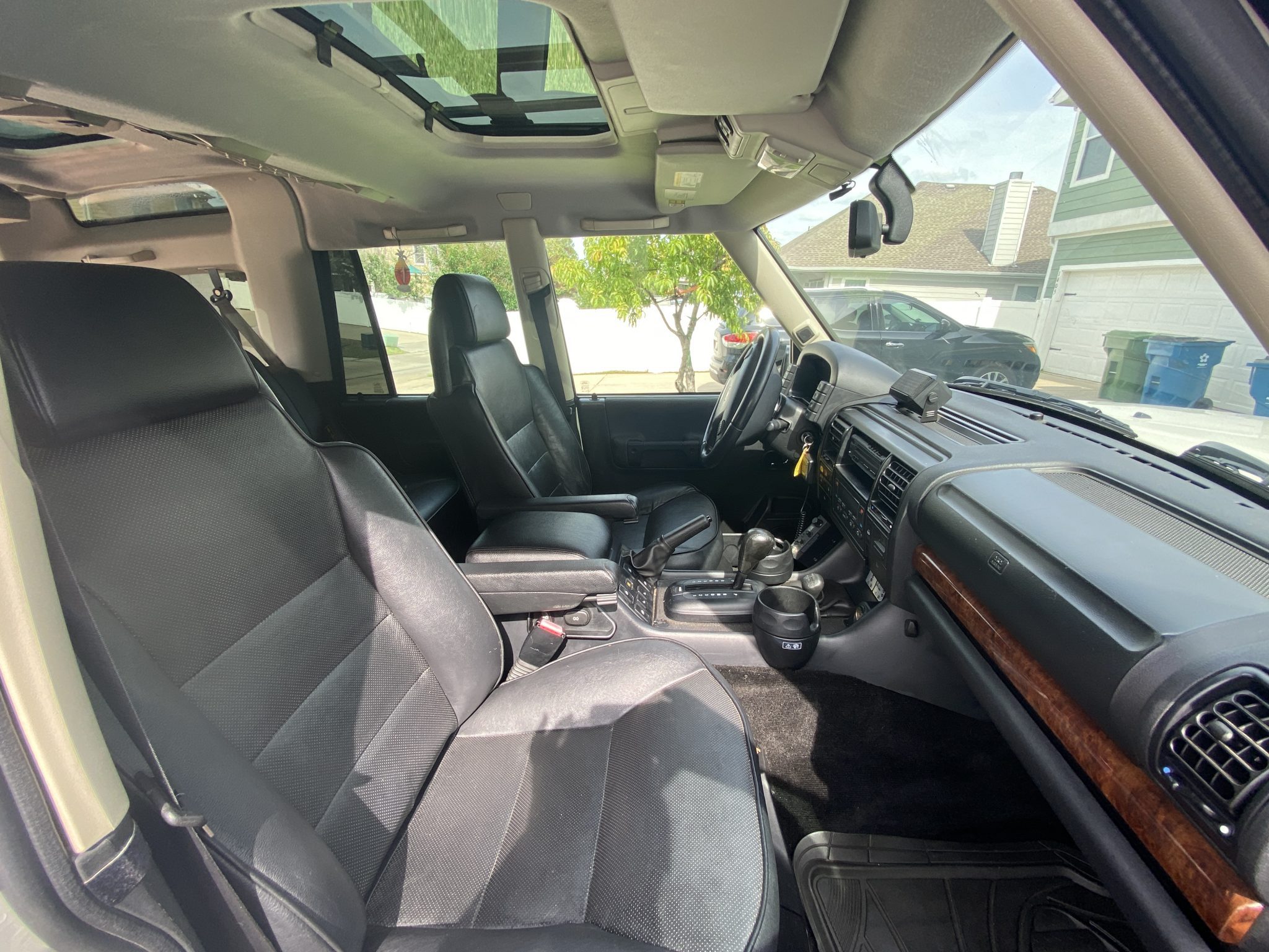 2004 Land Rover Discovery II SE7 – Sesame Cars