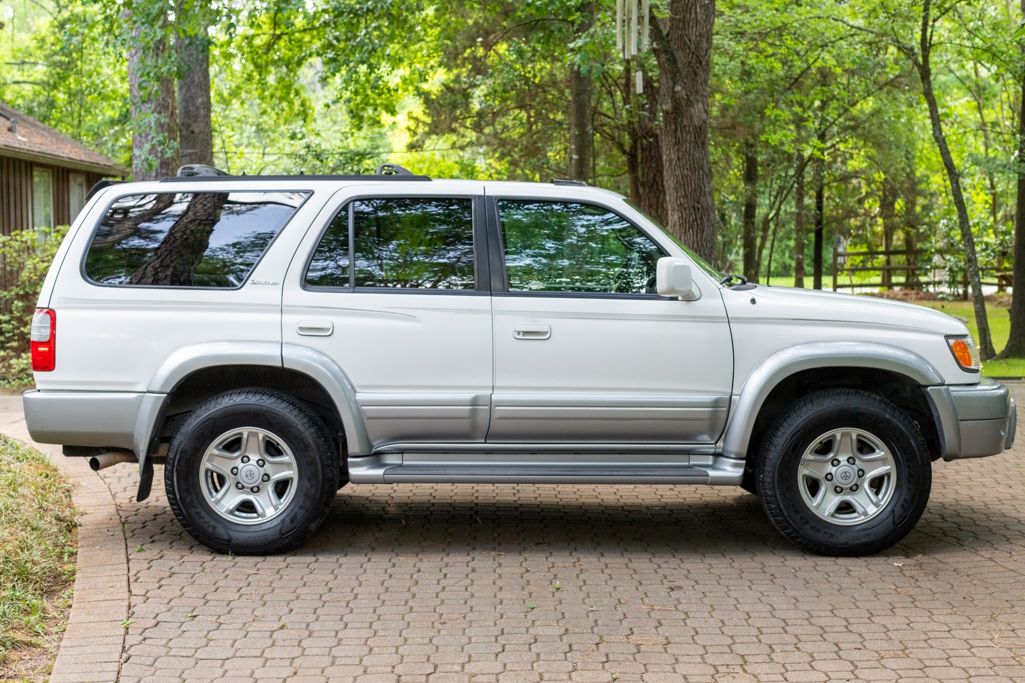 1999 One-Owner Toyota 4Runner Limited – Sesame Cars