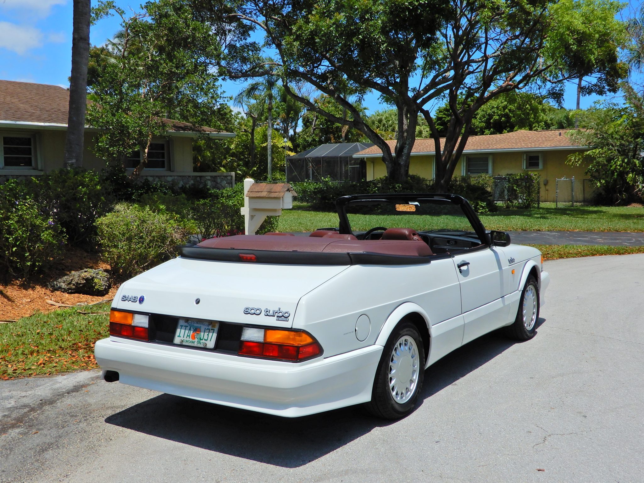 1988 Saab 900 Turbo Convertible – Sesame Cars