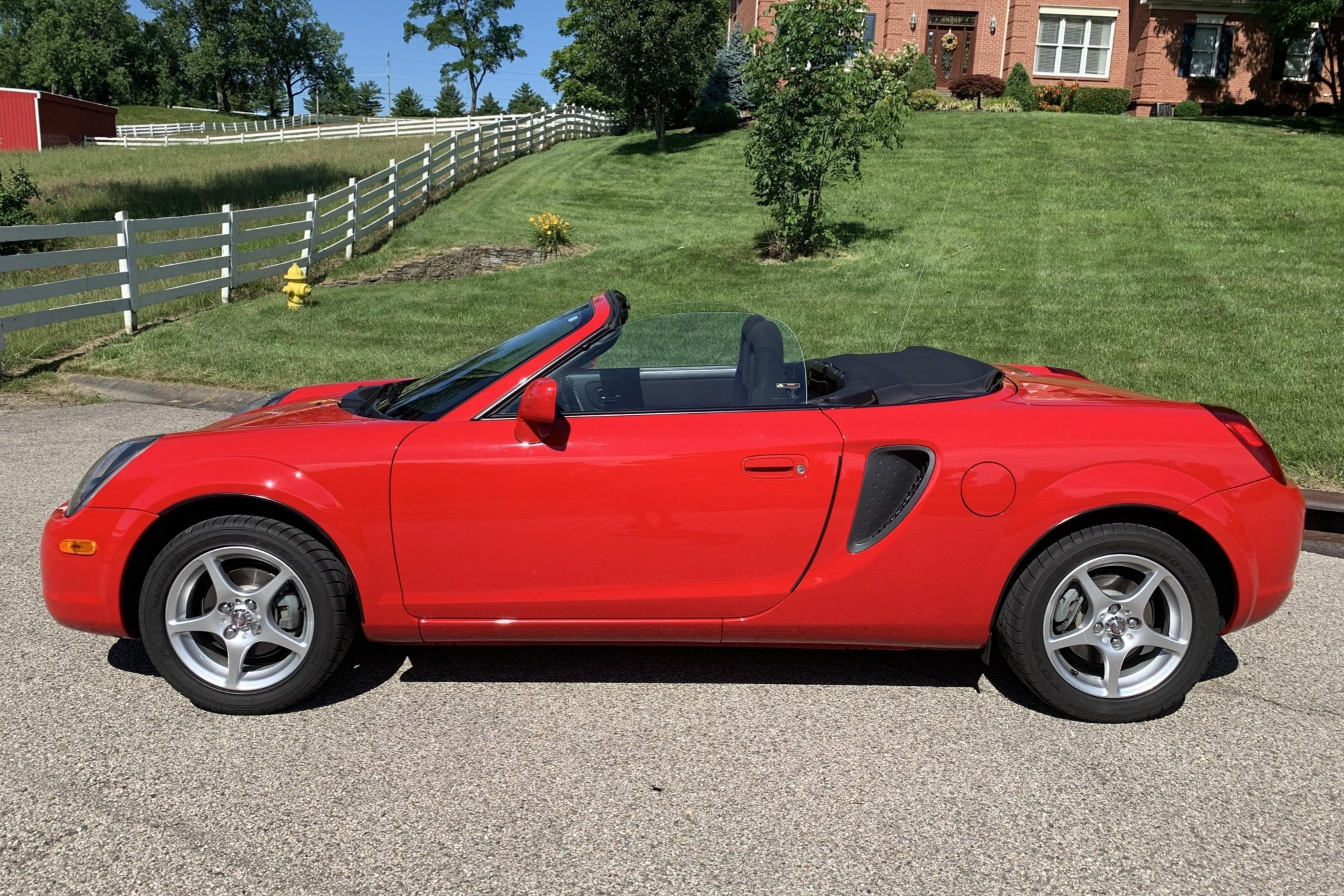 2002 Toyota MR2 Spyder 5-Speed – Sesame Cars