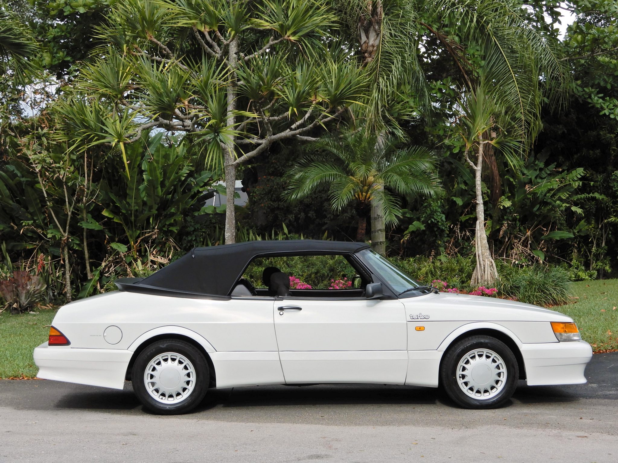 1988 Saab 900 Turbo Convertible – Sesame Cars