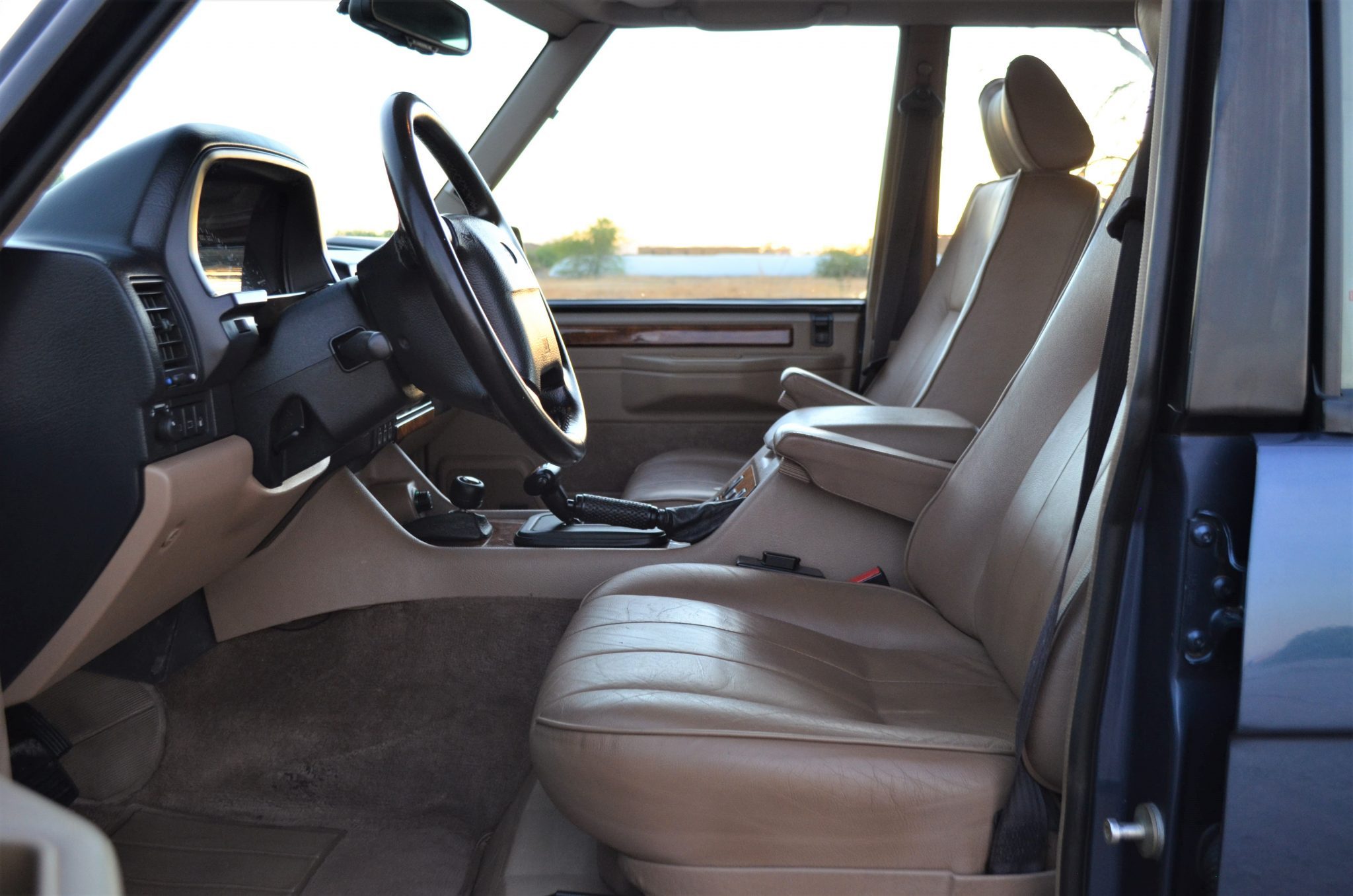 1995 Land Rover Range Rover Classic County LWB – Sesame Cars