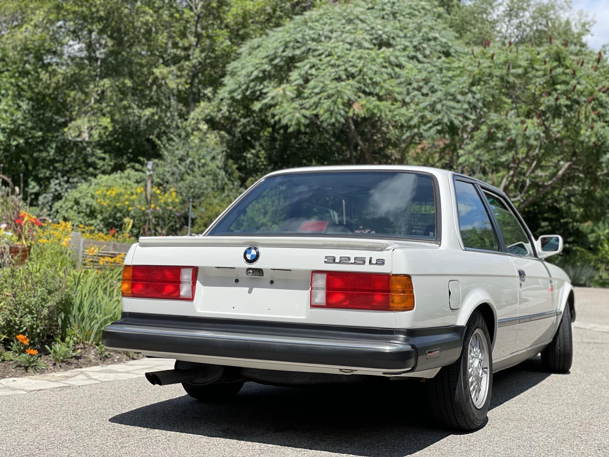 1987 BMW 325is 5-Speed – Sesame Cars