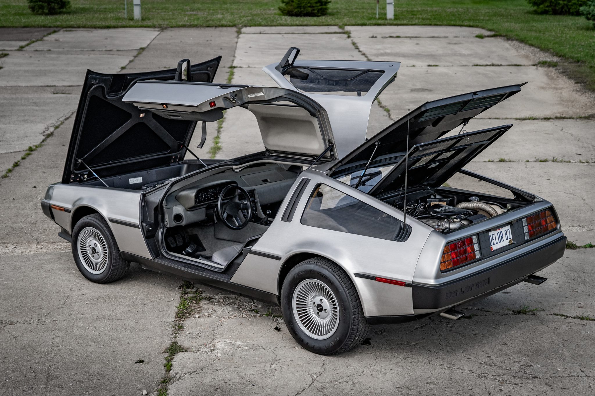 1982 DeLorean DMC-12 5-Speed – Sesame Cars