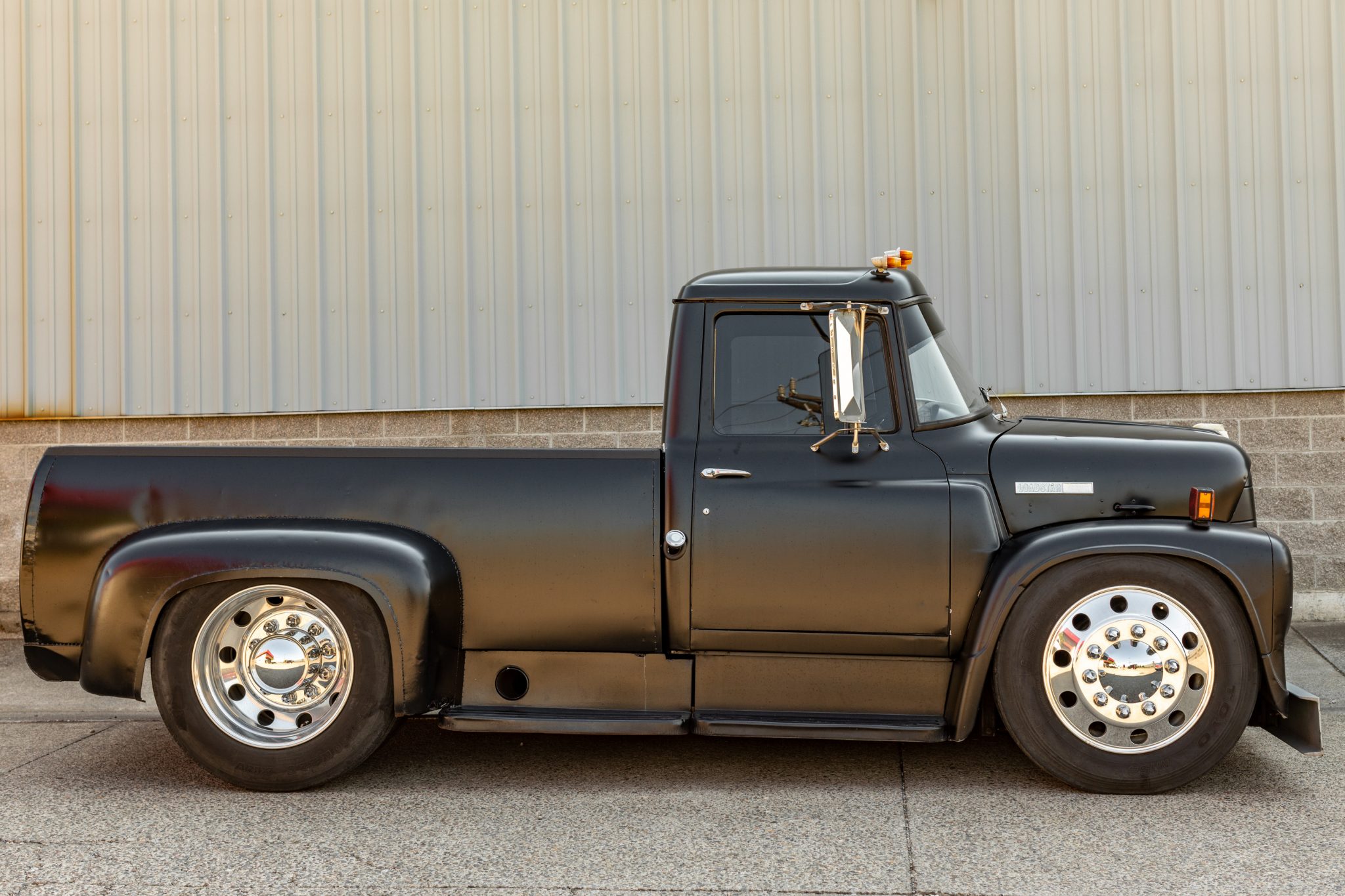 1973 International Harvester Loadstar 1700 – Sesame Cars