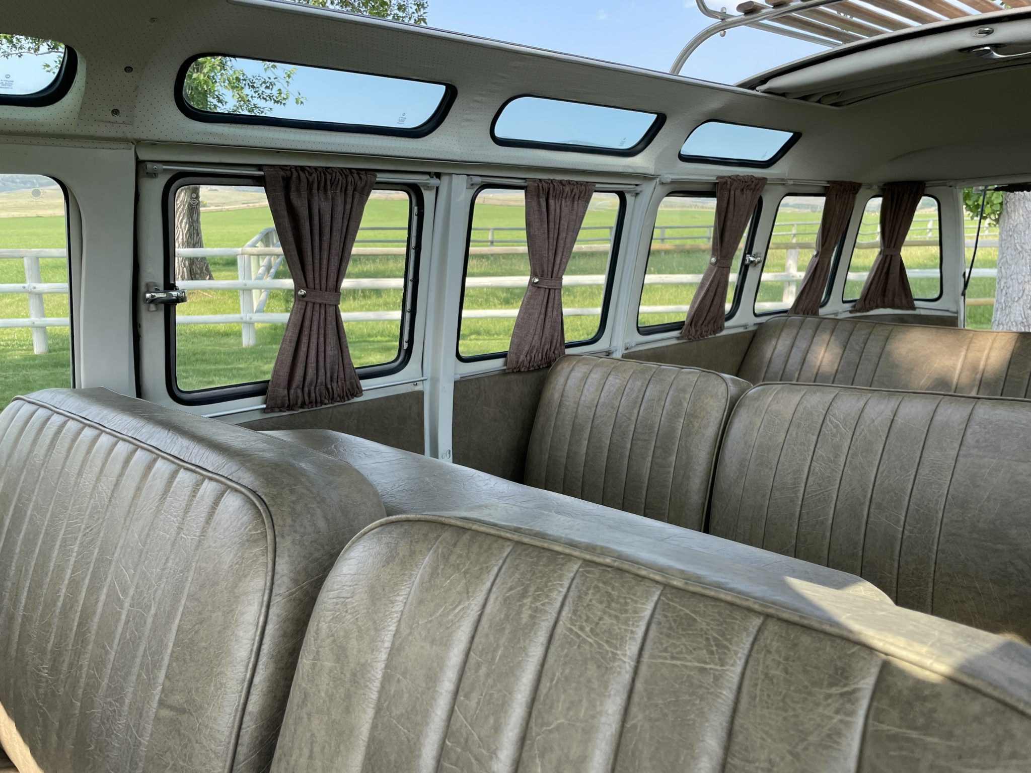 1968 Volkswagen Kombi 23-Window Conversion – Sesame Cars