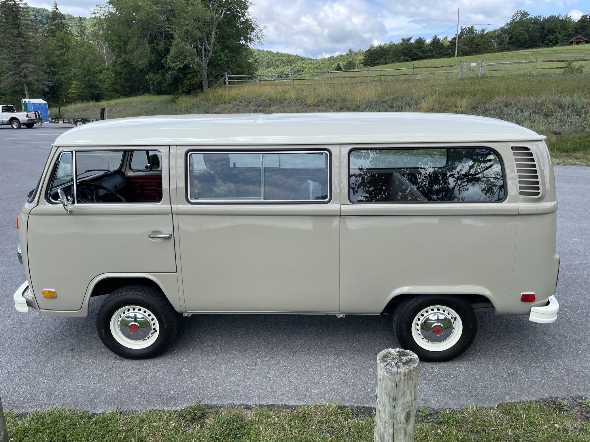 1978 Volkswagen Bus – Sesame Cars
