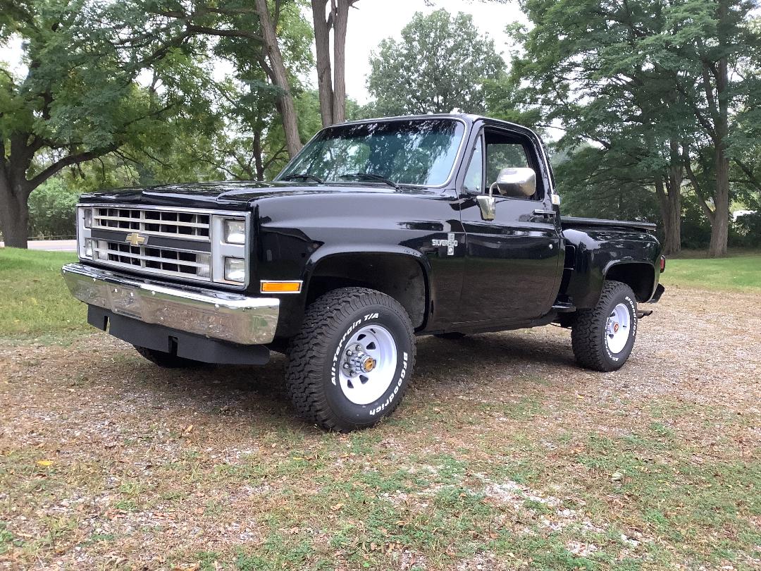 1985 Chevrolet K10 Silverado Stepside 4×4 – Sesame Cars