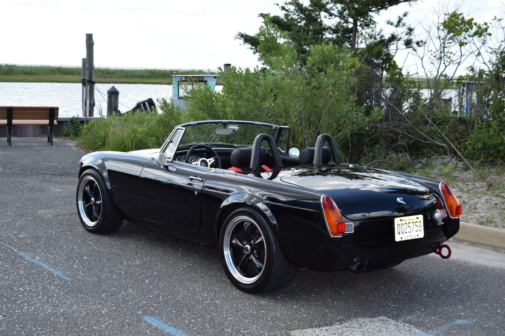 1970 MG MGB Roadster 5-Speed – Sesame Cars