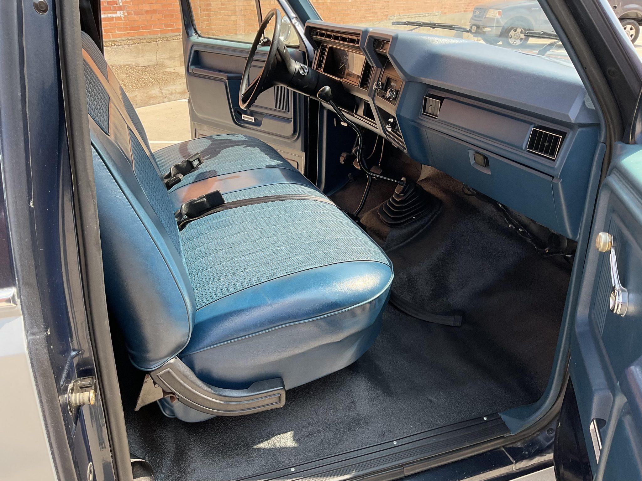 1984 Ford F-150 4×4 4-Speed – Sesame Cars