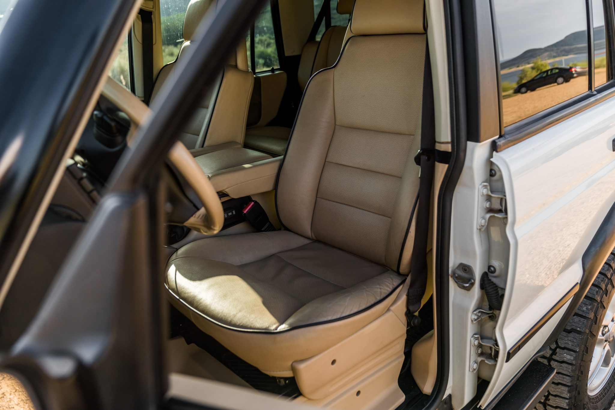 2004 Land Rover Discovery II SE – Sesame Cars