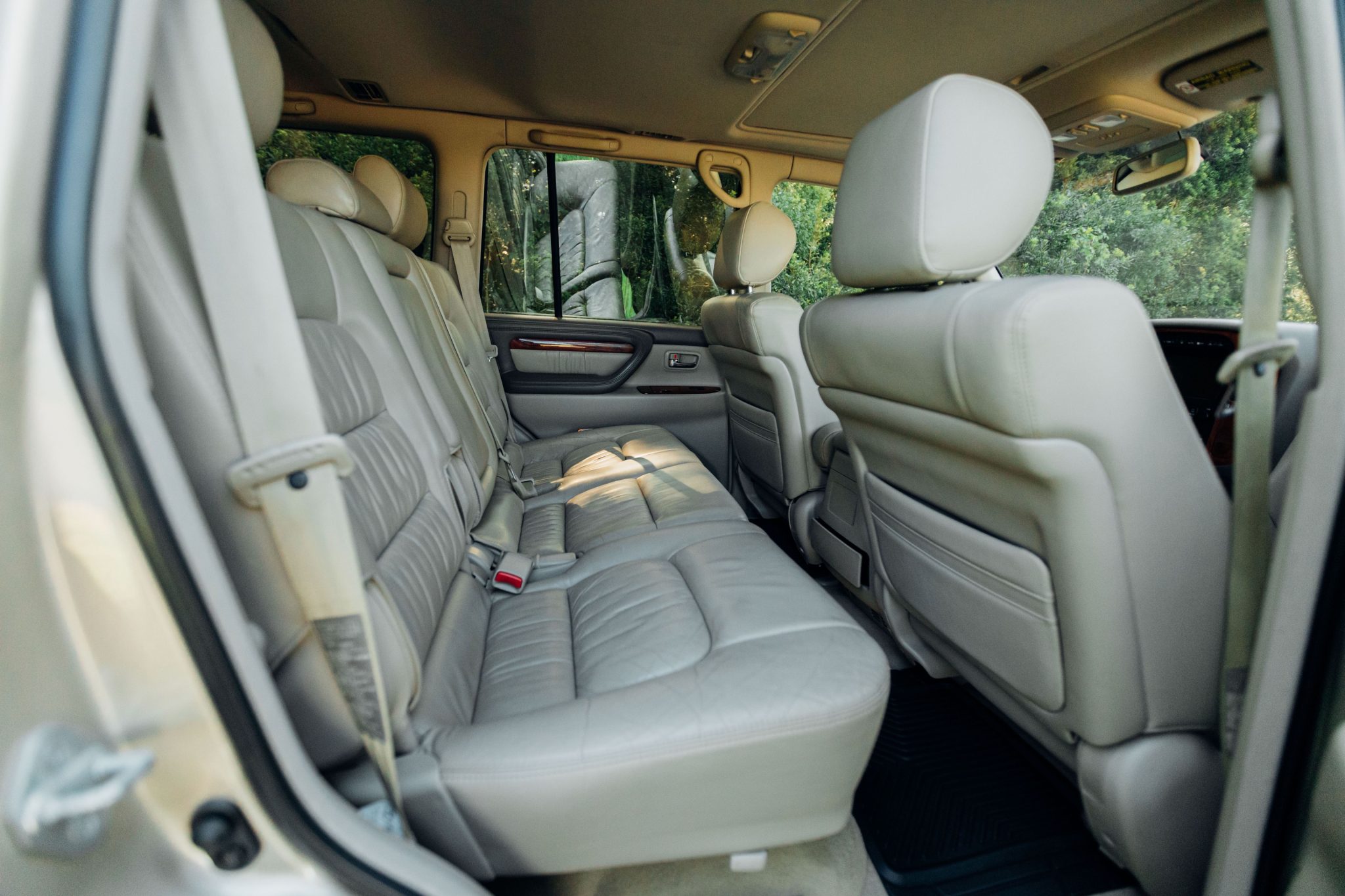 2001 Lexus LX470 – Sesame Cars