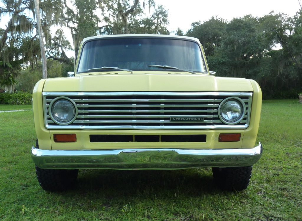 1974 International Harvester Travelall Custom 100 – Sesame Cars