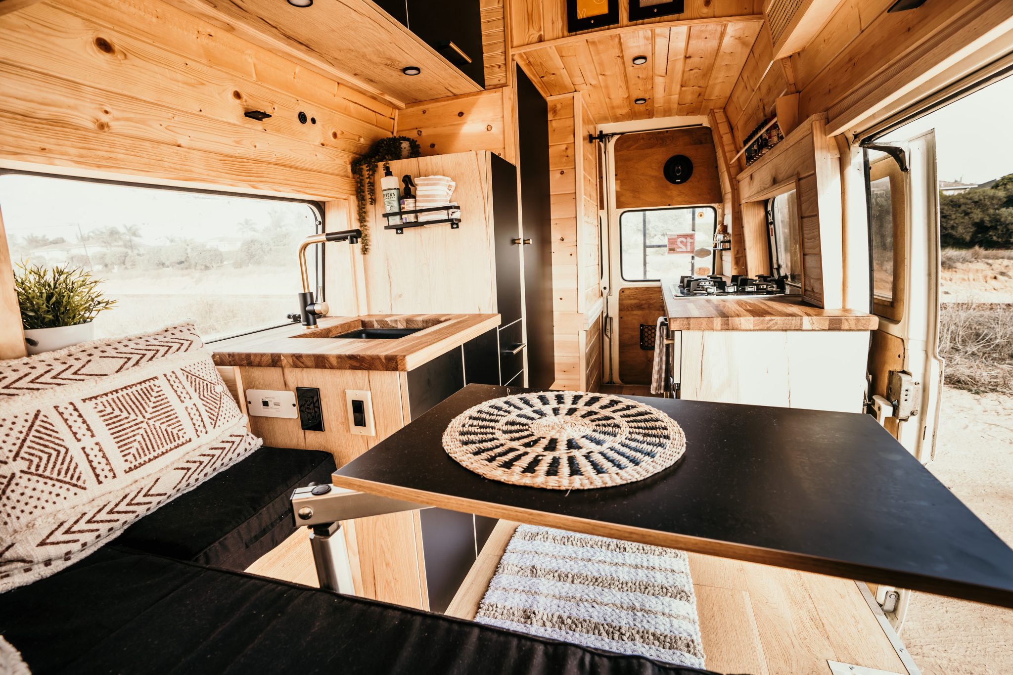 1989 Volkswagen LT45 Dually Camper Conversion – Sesame Cars