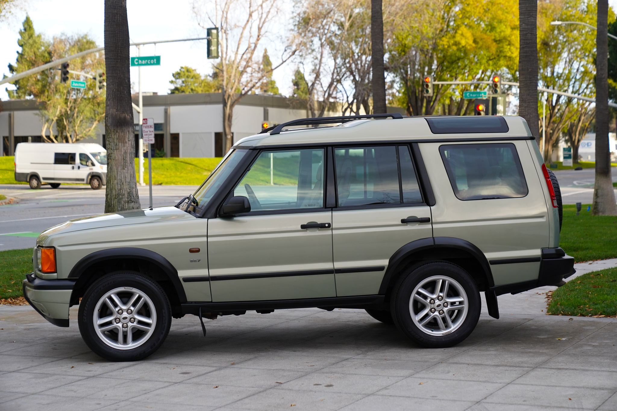 2002 Land Rover Discovery II SE7 – Sesame Cars