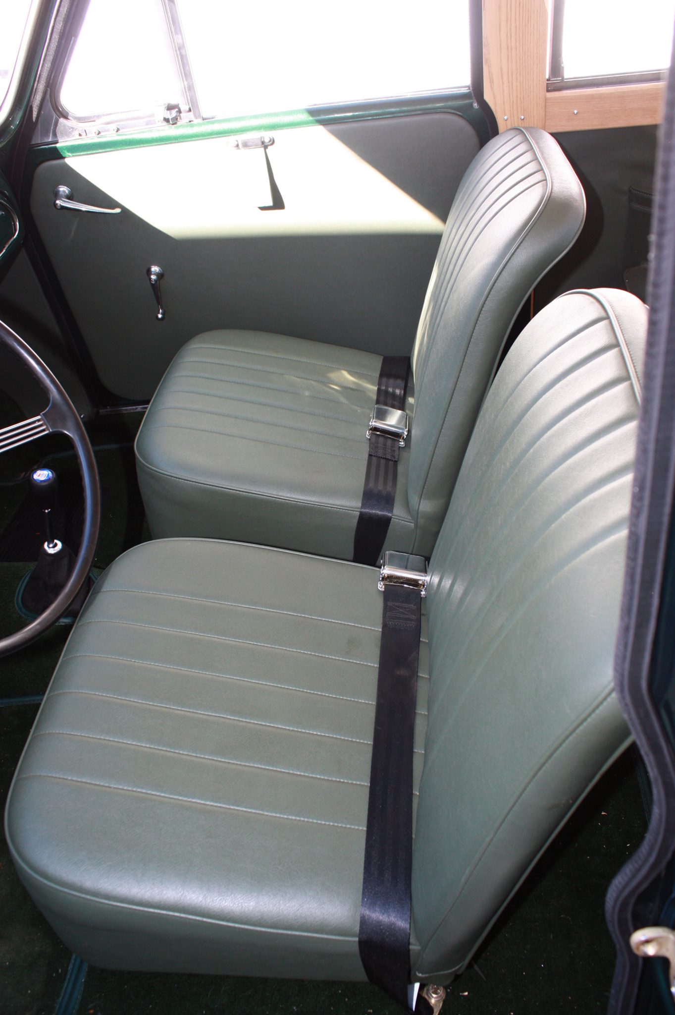 1960 Morris Minor Traveller 5-Speed – Sesame Cars